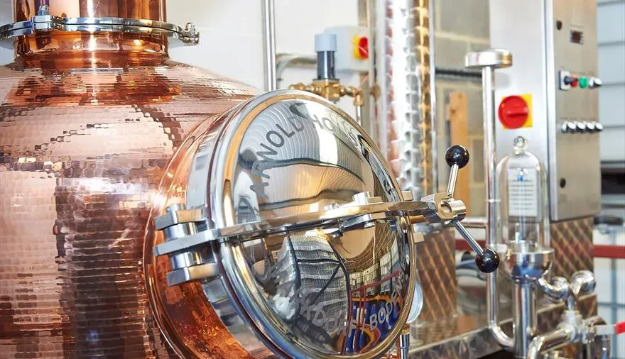 Rzemieślniczy Gin i Bar Koktajlowy w Warszawie | Ginnery Gin :: Ginnery ...